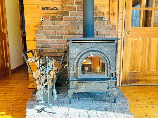 Fully Equipped With Wood Stove, Large Projector, Hammock, Board Games, Toys, And Other Amenities For A Comfortable Stay! Modern Log House, 17 Minutes From Ashikaga Flower Park! - Sano