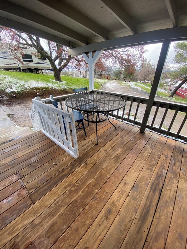 1 Bedroom, Full Chefs Kitchen, Living Room, Entire Private Porch Near Kings/seq - Kings Canyon National Park