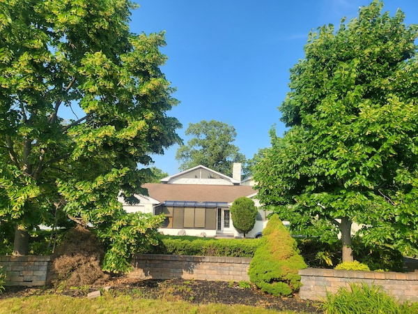 Spacious 4-bedroom House With Wifi, Fitness Room In Amazing Bay Shore - Fire Island, NY