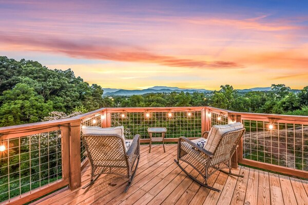 The Grove 20 By Sojourn Lodging - Sevierville, TN