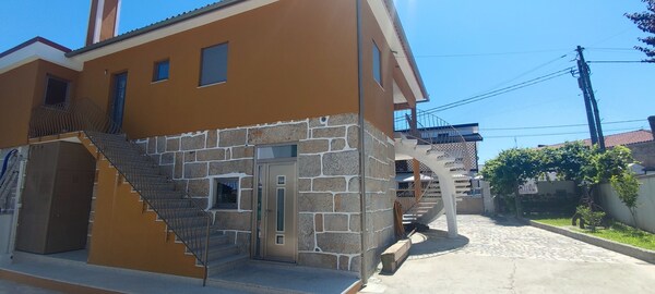 A Traditional Portuguese House In The Heart Of A Village With A Minho Spirit. - Barcelos