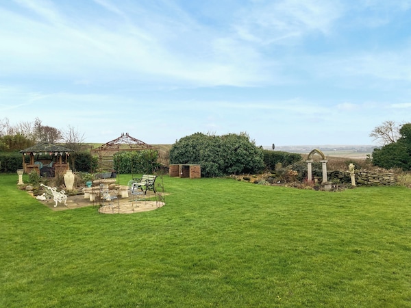 1 Bedroom Accommodation In Ormskirk - Formby