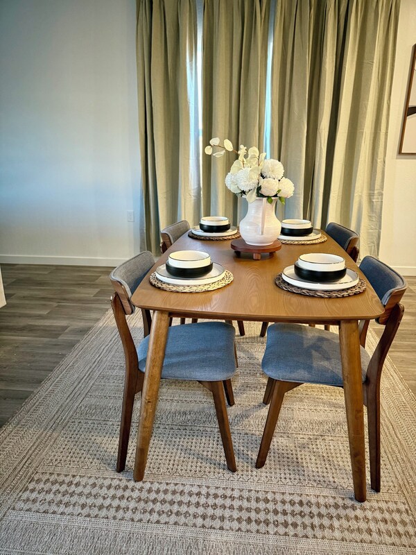 Newly Built, Stylish 3br/2ba Home In A Quiet Bakersfield Neighborhood. - Bakersfield, CA