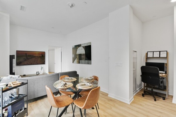 Downtown Condo! Walk To Lake, Exhibition, Bmo, Budweiser & Go. - Toronto