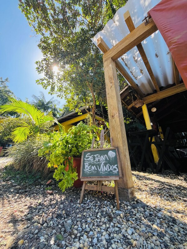 Family House 40m From Babitonga Bay - Kitchen Open To The Forest! - Joinville
