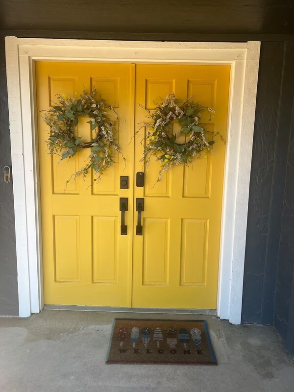 Darling 3-bedroom Duplex With Gameroom! - Oklahoma Aquarium, Jenks