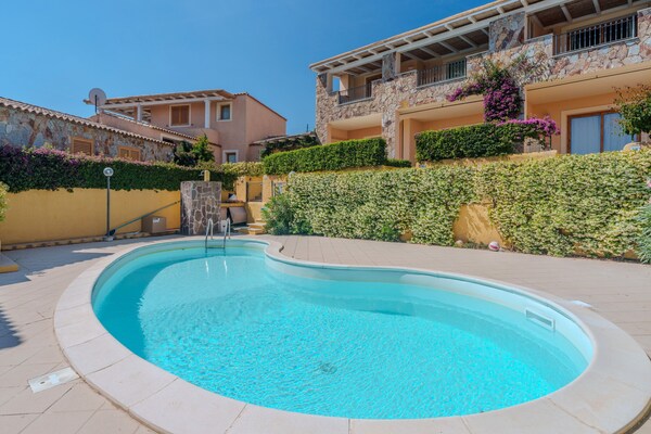 Apartamento 'Aguacate' Con Piscina Compartida, Jardín Privado Y Aire Acondicionado - Olbia