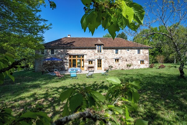 Les Granges De La Machardie  Gîte En Dordogne Avec Piscine Et Court Tennis - Dordogne
