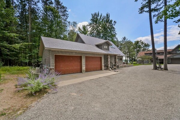 Lakefront Home W Beach @ Higgins Lake ! - Roscommon, MI