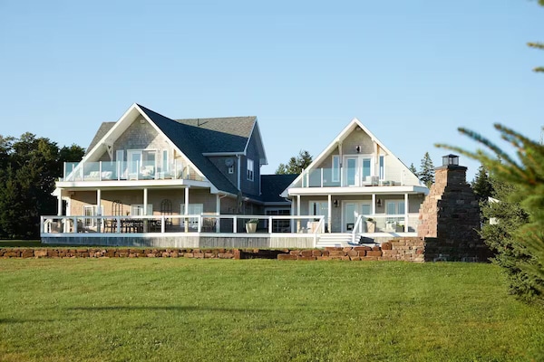 Luxury Water View Home With 2 Living Spaces, Hot Tub & Access To River - Prince Edward Island
