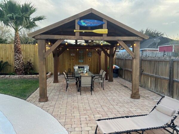 Spacious 4-bedroom House In Charming Mcallen With Pool - Edinburg, TX