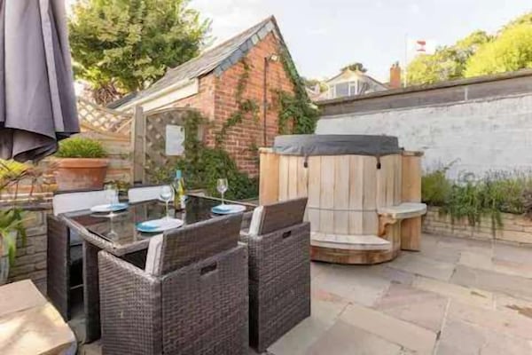 Apartmentsleeps3-garden-hottub-parking - 패드스토