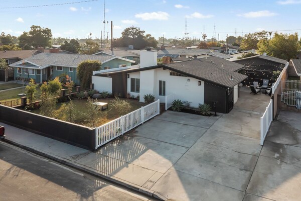 Stylish 4bdr Home For Up To 13 Guests - Close To Disney And Knotts - Cerritos, CA