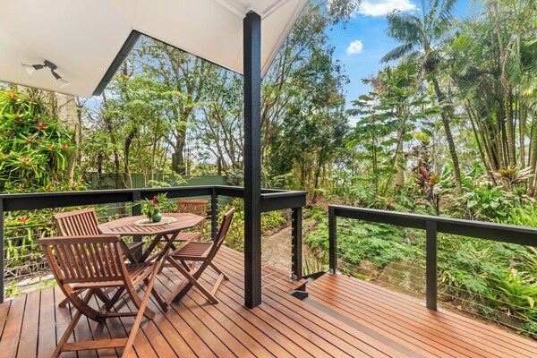 Elevata Tropical Villa - Luxe Spa Jacuzzi - Wood Fire - Claw Bath - Pet Friendly - Montville