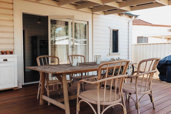 Olive Cottage - Cbd Location, Pet Friendly - Dubbo