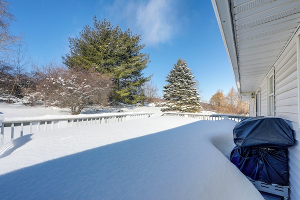 Deck & Fire Pit: Cozy Escape In Morrisville! - Cazenovia, NY