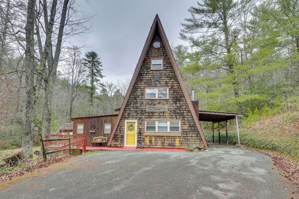 A-frame Cabin W/ Spacious Yard In Tellico Plains! - Tellico Plains, TN