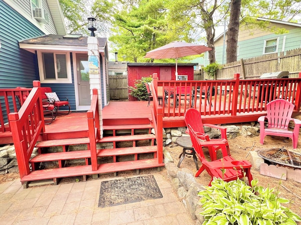 Oob Family Beach House W/private Yard And Deck! Pet Friendly, Parking, 4/br 2/ba - Old Orchard Beach, ME