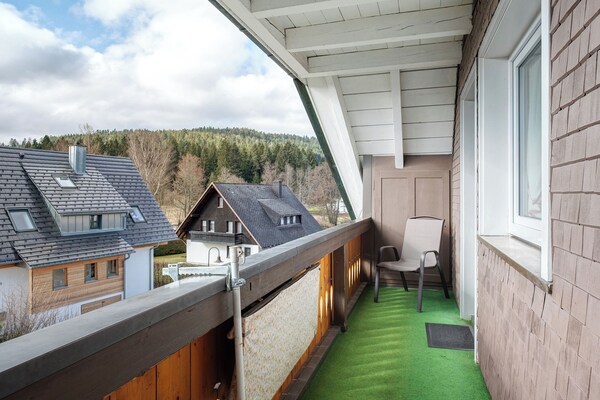 Appartement '5' Avec Vue Sur Les Montagnes, Jardin Partagé Et Wi-fi - Hinterzarten
