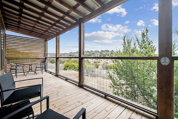 Modern Ranch Home With Hill Country Views - Luckenbach, TX