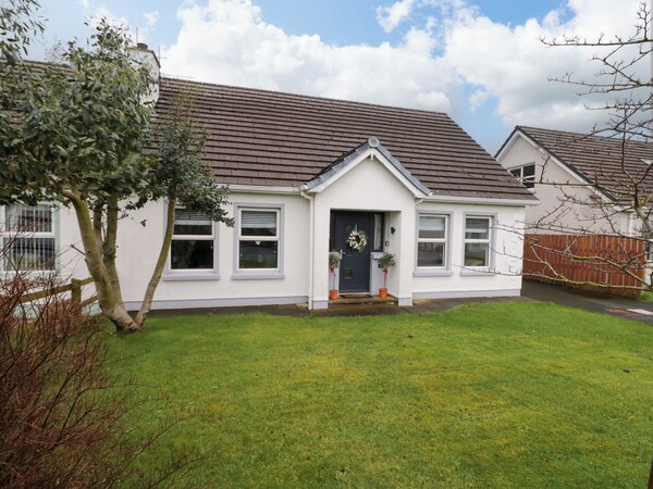 House By The Sea, Country Holiday Cottage In Waterfoot, County Antrim - Cushendall