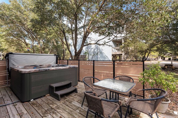 Cue Country Roads: Oceanside | Hot Tub | Dogs Ok - Corolla, NC