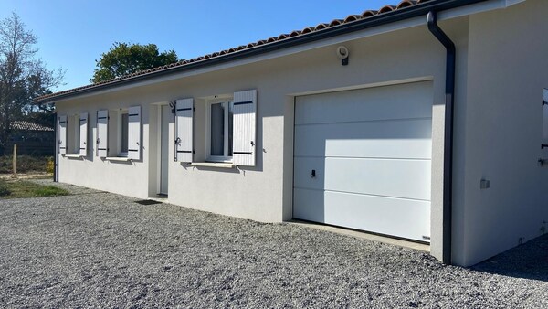 Villa Sous Les Pins Avec Piscine, Près De L'océan ! Idéal Pour Les Familles - Lit-et-Mixe