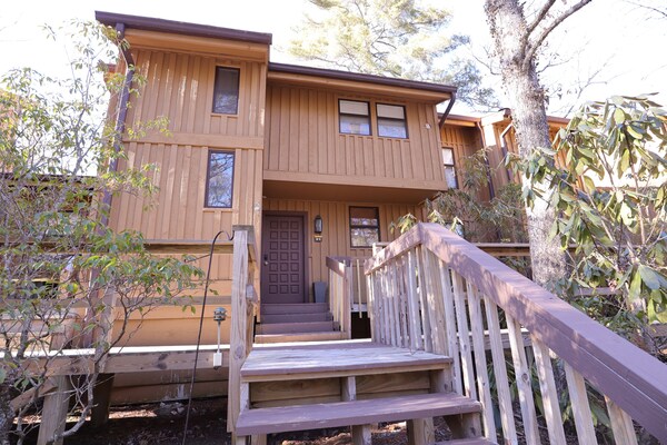 Chatterbox Way- Townhome In Sapphire Nc - Cashiers, NC