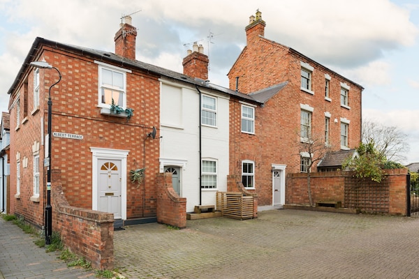 Stylish 2-bedroom Townhouse In Stratford Upon Avon - Stratford-upon-Avon
