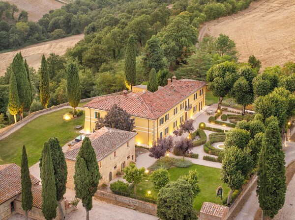 Villa Pianoia  Elegance And Historic Charm For Groups And Special Events - Montepulciano