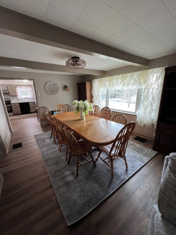 Tranquil 5-bedroom Charming Renovated Classic In Heart Of Fair Haven. - Fair Haven Beach State Park, Fair Haven