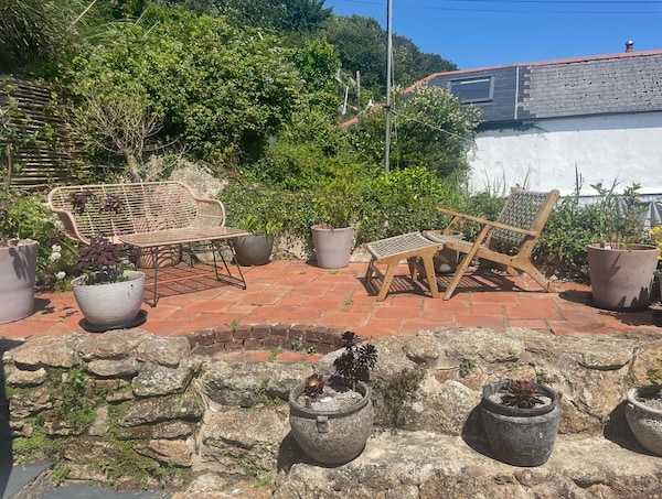 8 Millpool -  A Cottage That Sleeps 4 Guests  In 2 Bedrooms - Penzance