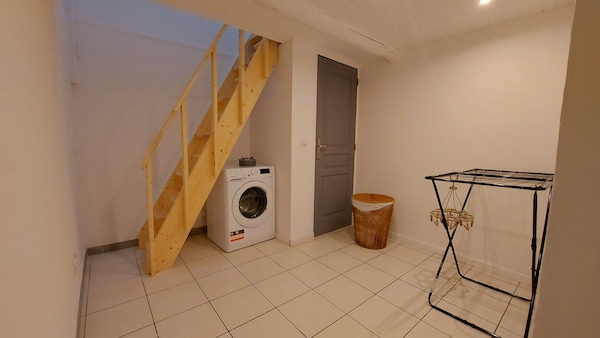 Chez Elle.\ncharmante Maison Située Au Centre-ville, Au Calme D'une Rue Piétonne. - Valensole