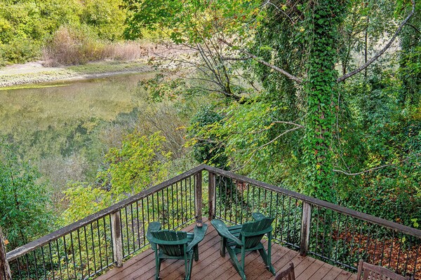 The Old Timer ~ Classy Cabin On River, Near Golf, Dog Friendly! - Guerneville, CA