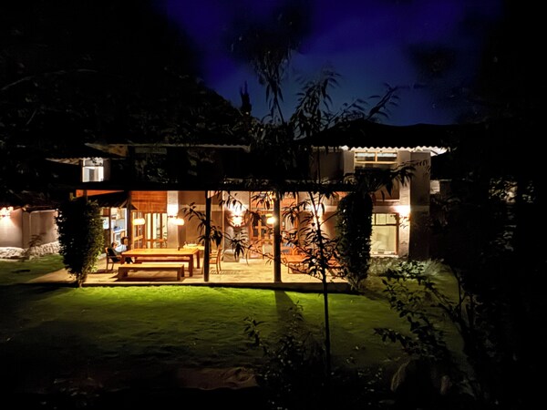 Luxury Spacious Villa, 5 Bedrooms And Wifi, On Inka Trail In Delightful Urubamba - Urubamba