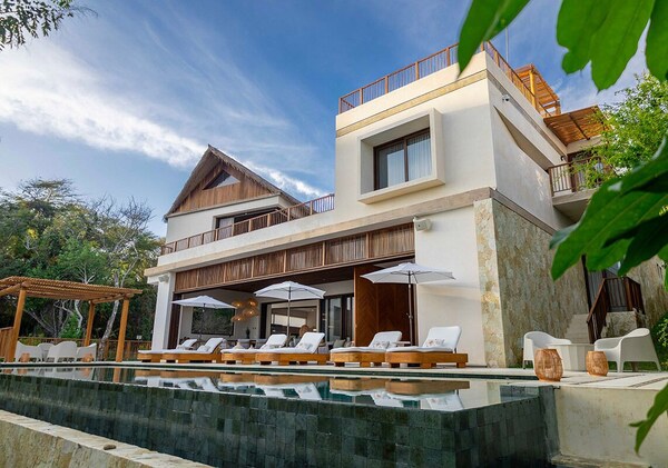Casa Coral, Luxury Beachfront - Punta Mita