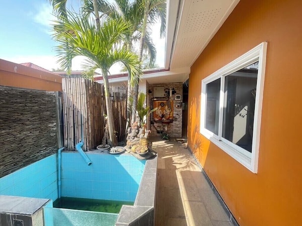 Renita 2br Villa W/ Indoor Pool And Sauna - Pattaya City