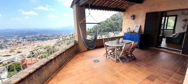 New. Villa On Wooded Plot With Sea View On The Heights Of Grasse - 그라스