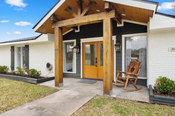 Modern Getaway - Near Golf & Casinos - Lake Charles, LA