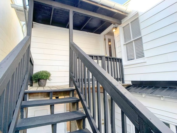 Downtown Modern 2br Step From Dining And Shopping - Shepherdstown, WV