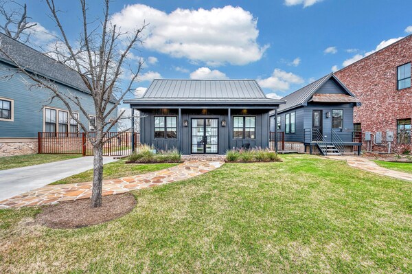 Dogtrot Hotel Suite A- Walking Distance From Magnolia Market. - Waco, TX