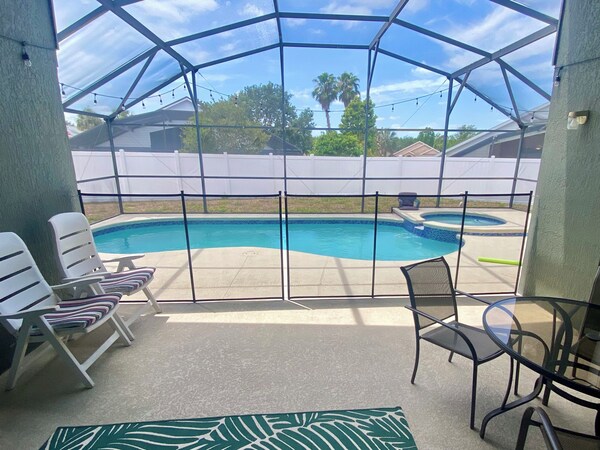 Kids Toys And Dress Up With Play Area, South Facing Sunny Pool, 15 Min To Disney - Four Corners, FL