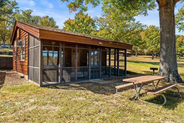 Pet-friendly Bluff Cabin By Sunnen Lake - Missouri