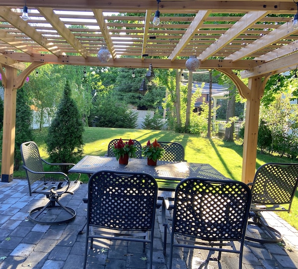 Spacious And Charming 2br Condo With Deck Central Ac /Prime Location In Newton - Concord, MA
