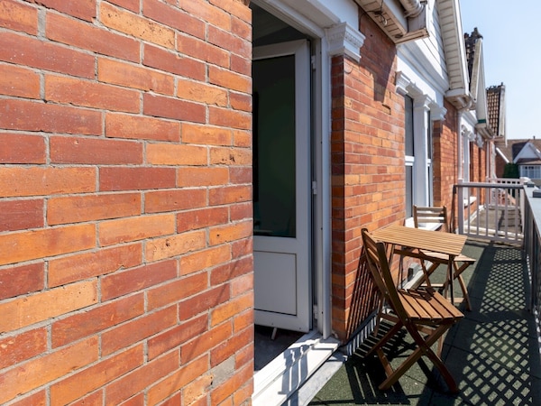 Pass The Keys | Stylish 2 Bed Flat Near Beach+m5 - Burnham-on-Sea