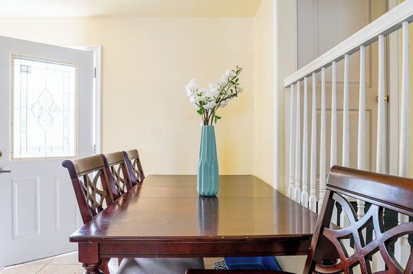 Spacious 7-br Family Retreat In Upper Darby - King of Prussia, PA