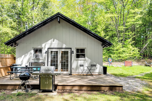 2 Mi To Conway: Cozy Cabin W/ Grill & Yard! - Conway
