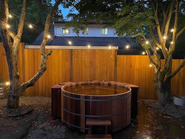 Charming 3-bedroom House In Beautiful Seattle With Hot Tub And Ac - Seattle, WA