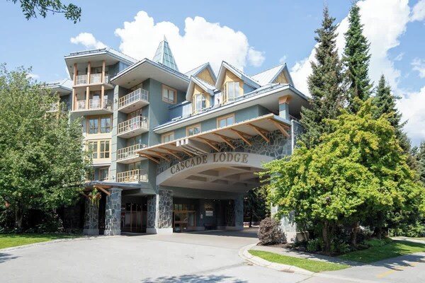 Plush King Bed In Luxury Suite - Whistler