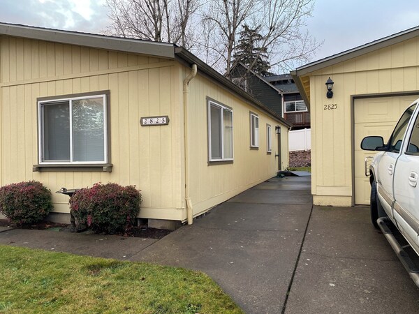 Se Salem Oregon, Summer St Home 9 Miles From Downtown Salem 2 Bedroom 2 Bathroom - Salem, OR